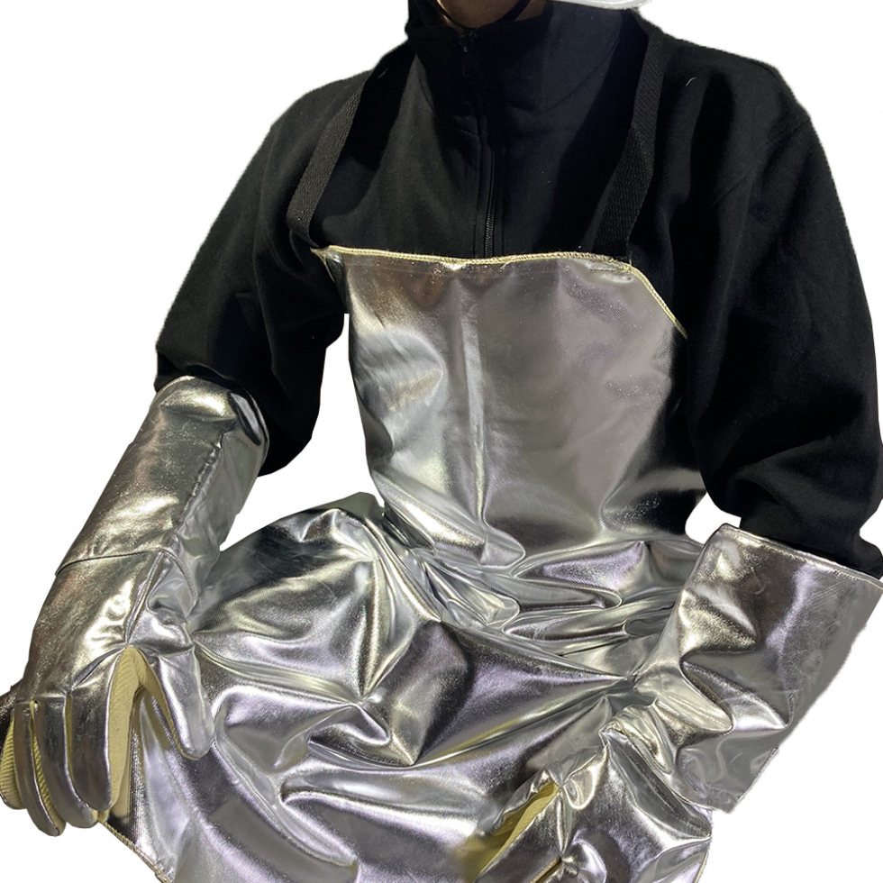 Aluminized anti-heat apron against high temperatures